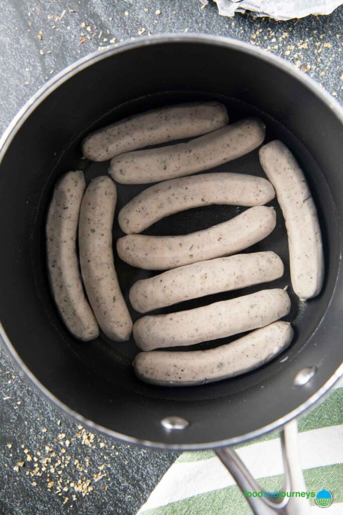 How to Cook Bratwurst (+ Bratwurst Recipe & Serving Ideas) - Food and ...