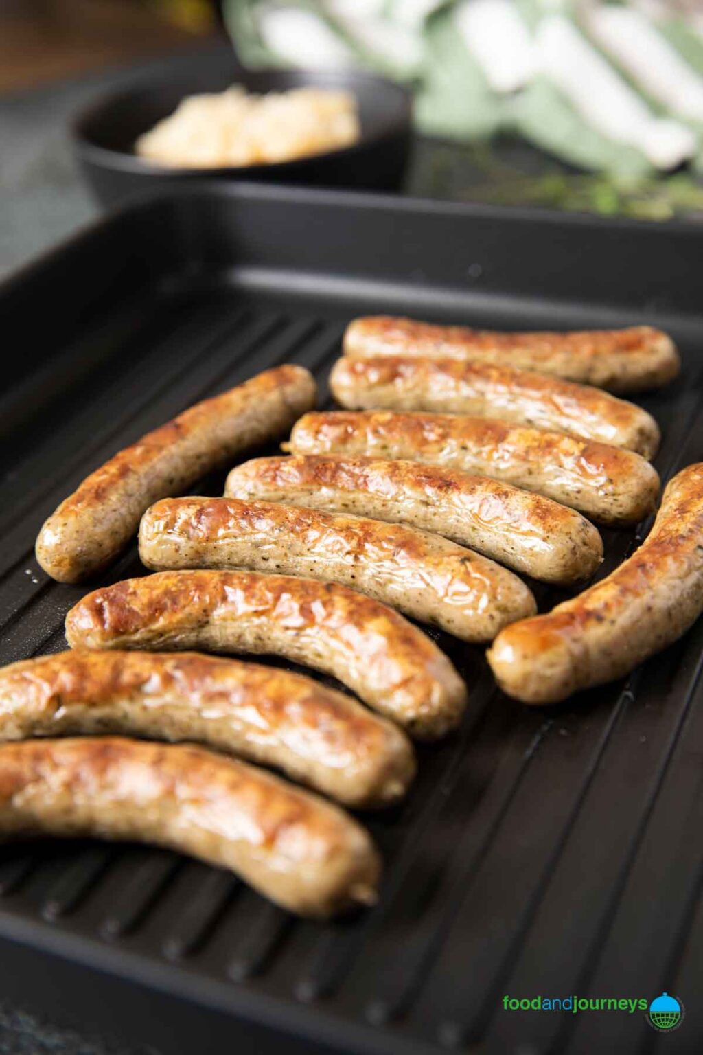 How to Cook Bratwurst (+ Bratwurst Recipe & Serving Ideas) - Food and ...