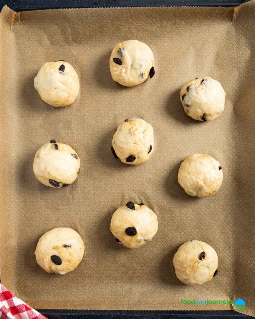 Norwegian Raisin Buns (Rosinboller) - Food and Journeys®