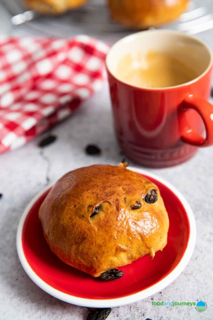 Norwegian Raisin Buns (Rosinboller) - Food and Journeys®