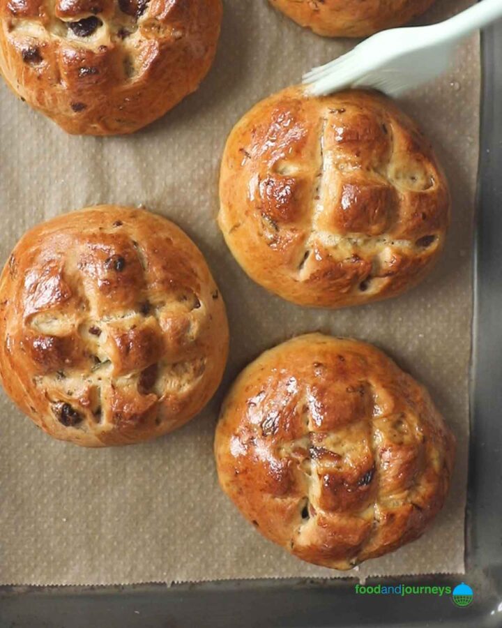 Pan di Ramerino (Easter Bread with Raisins) - Food and Journeys®